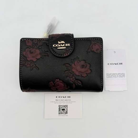 Coach | Bags | Coach Medium Corner Zip Wallet With Floral Print Black ...